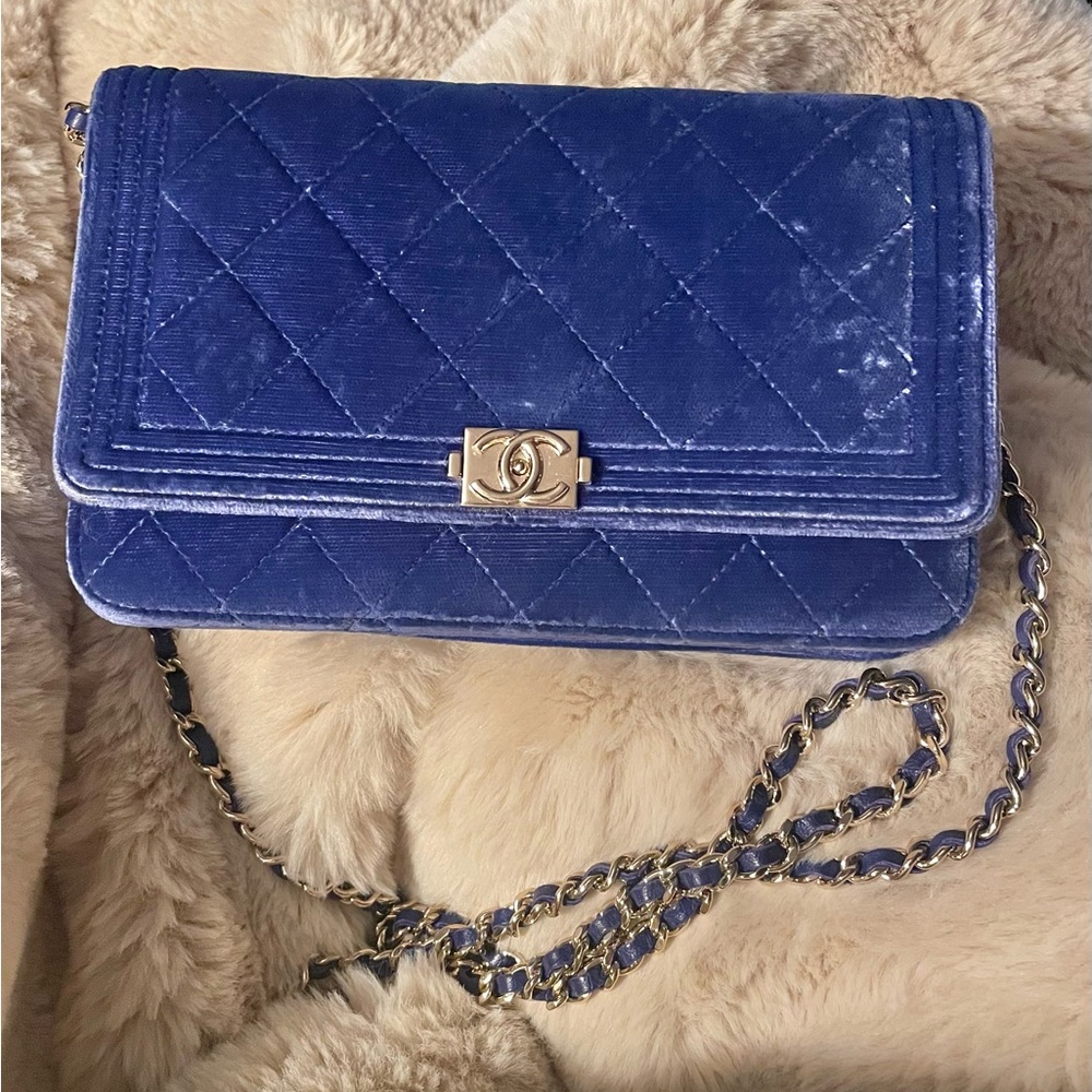 Chanel Boy Blue Velvet Woc - Gem